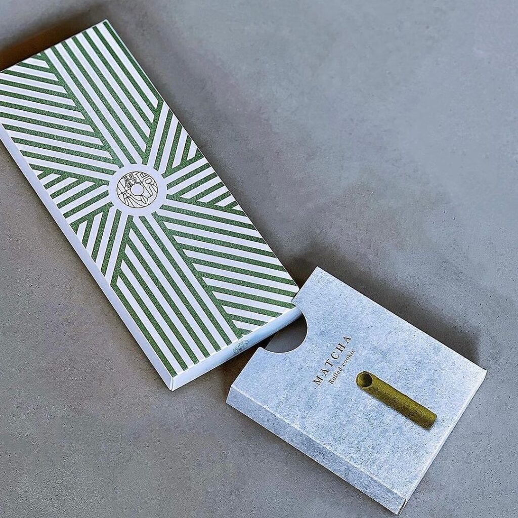 Matcha Sakuroru Roll Cookies – Set of 10 – Cha-no-wa